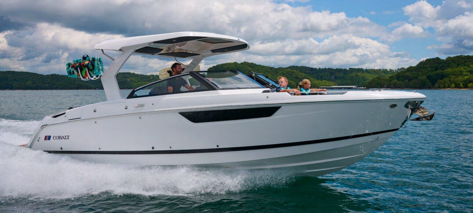 2025 Cobalt Boats R Series Boat specs guide