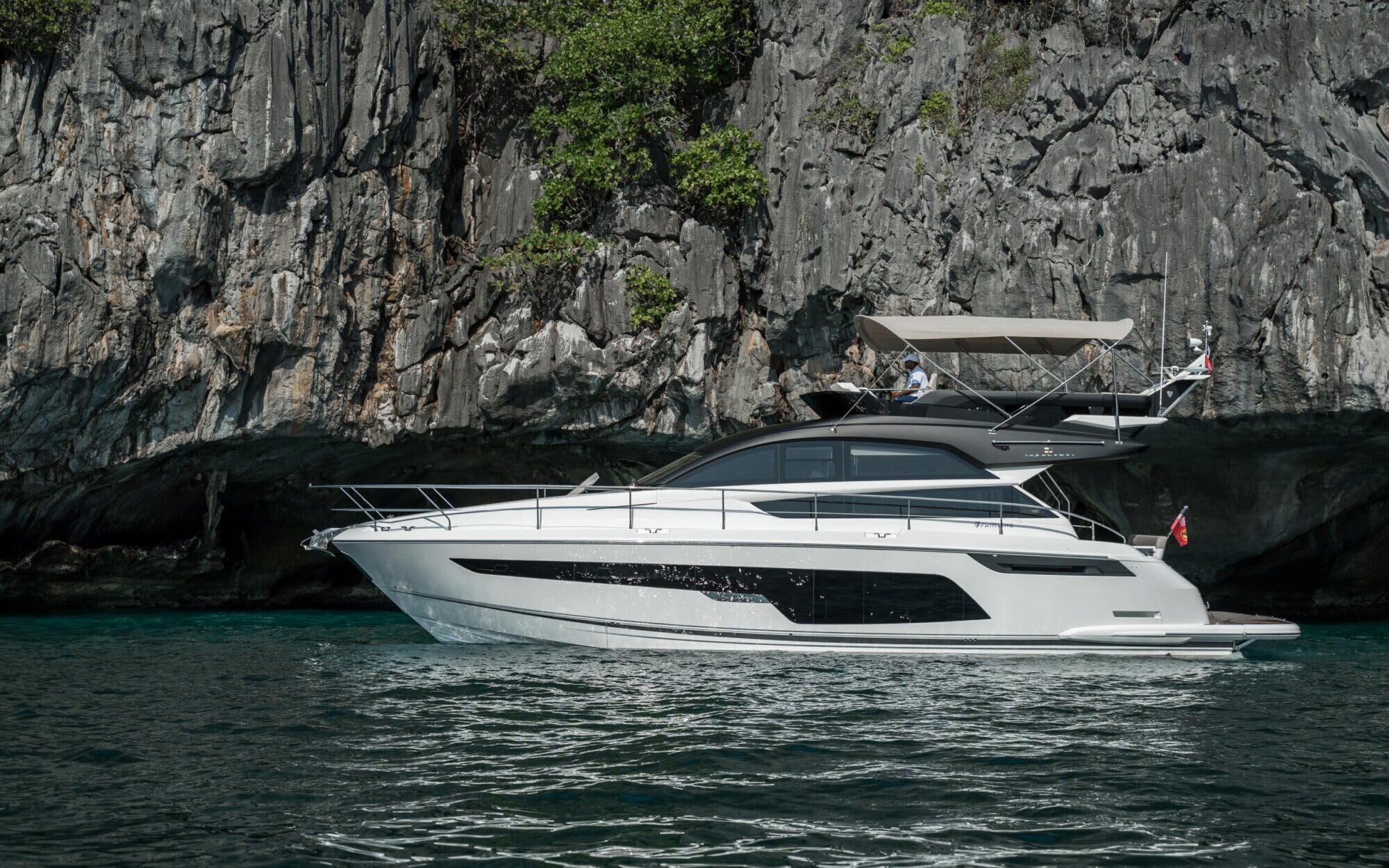 2026 Fairline Squadron Boat specs guide