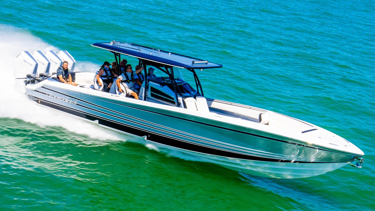 2026 Nor-Tech Sport 390 specs and literature guide