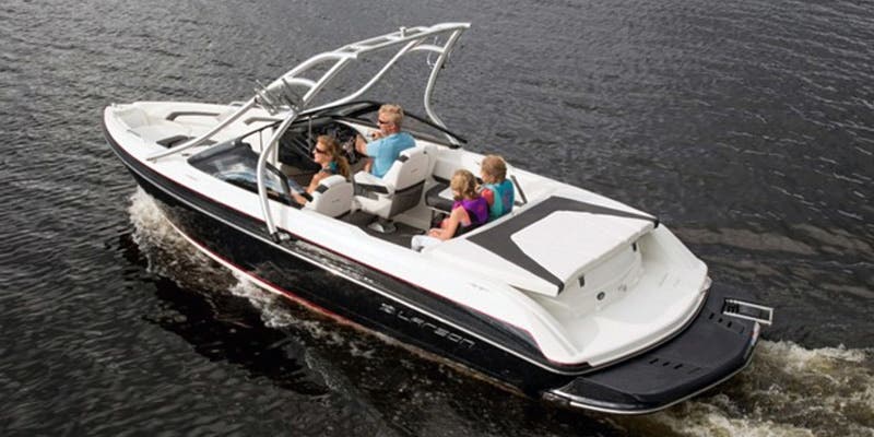 2018 Larson LX 225 I/O specs and literature guide