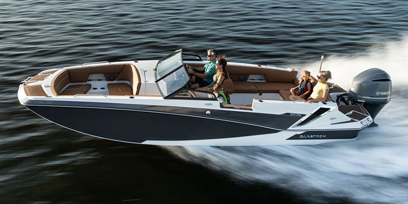 2022 Glastron GTD OB 240 specs and literature guide