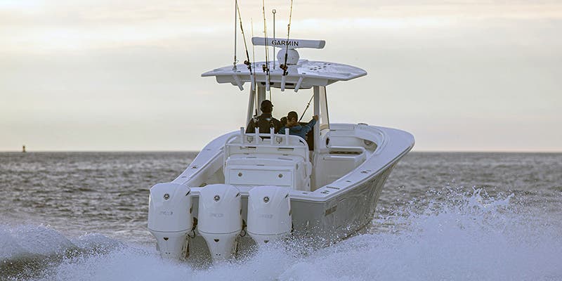 2020 Regulator Offshore 34SS specs and literature guide