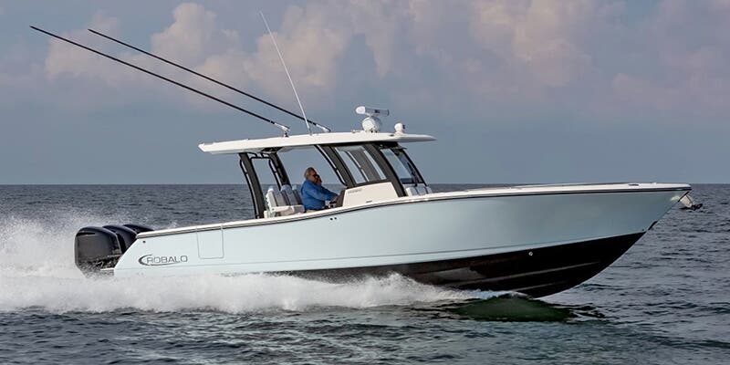2023 Robalo Center Console R360 specs and literature guide