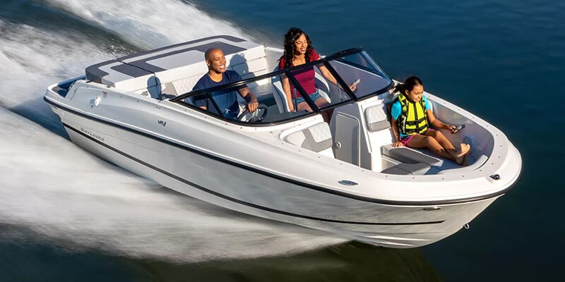 2025 Bayliner VR Series VR4 Bowrider specs and literature guide